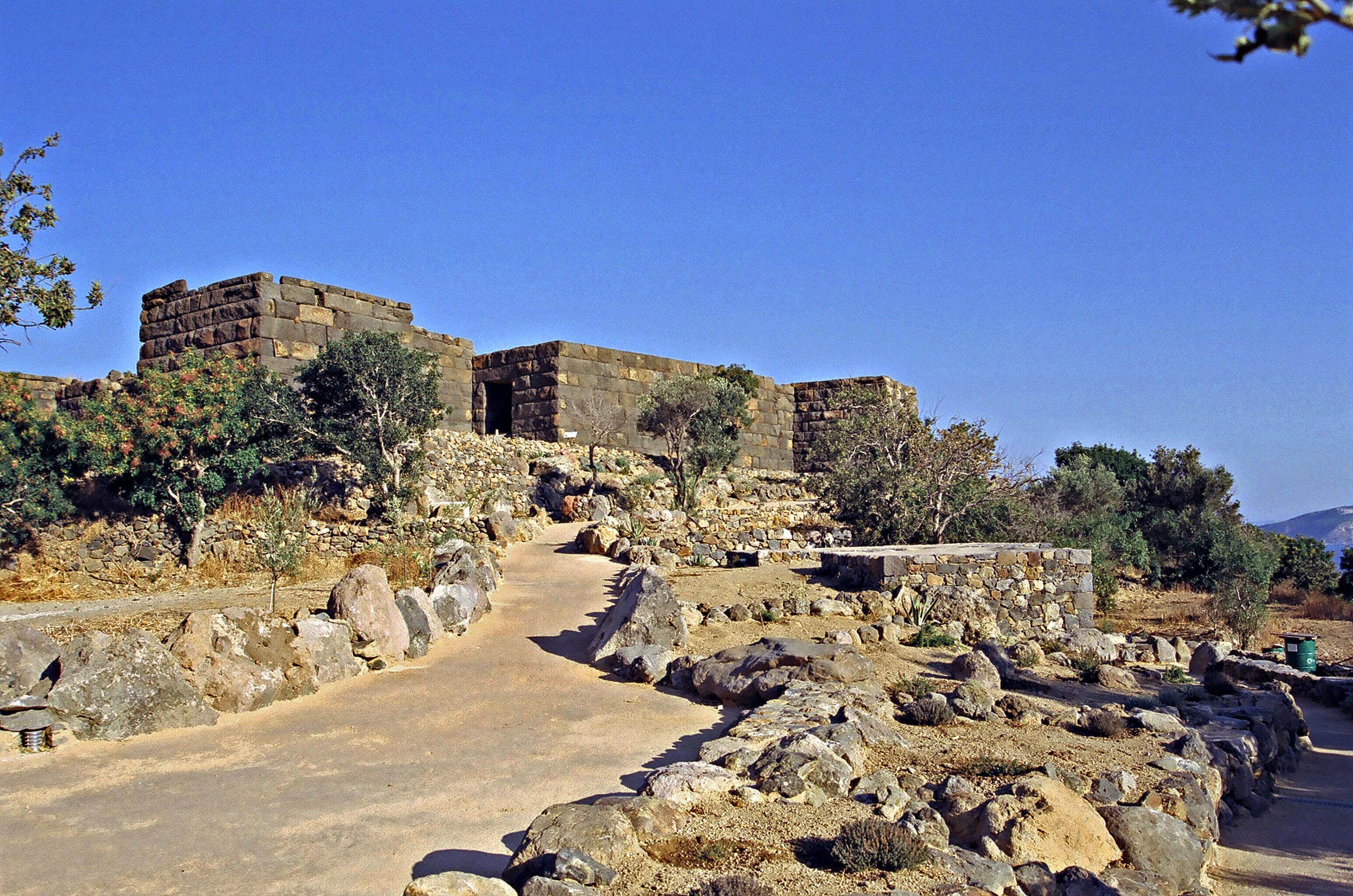 CASTLE OF NISIROS - Dalkafouki Oikos